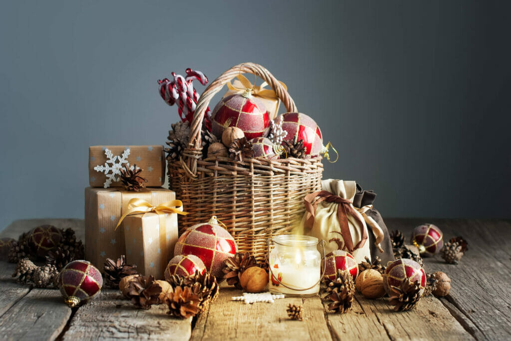 20 Best Seattle Gift Baskets (For Every Occasion) - Petal Republic
