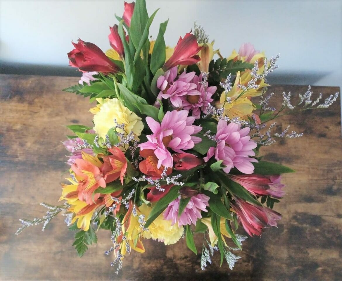 10 Best Cheap Flower Delivery Services in America (2024) - Petal Republic