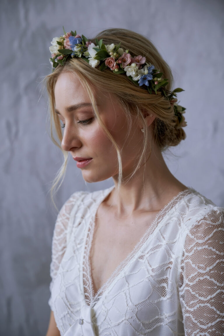 53+ Wedding Flower Crown Ideas That Will Transform Your Bridal Look ...