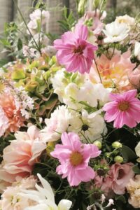 Best Bouquets Delivered in Paris? We Tried 16 Florists So You Don’t ...