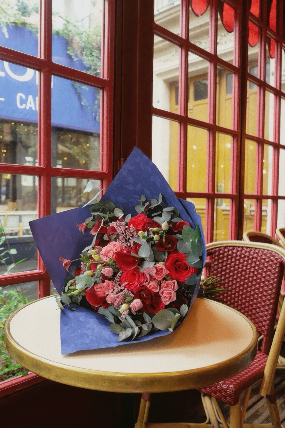 Best Bouquets Delivered in Paris? We Tried 16 Florists So You Don’t ...