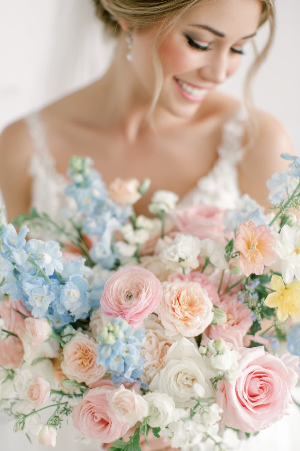62+ Pastel Bridal Bouquets That Are Pure Wedding Magic - Petal Republic