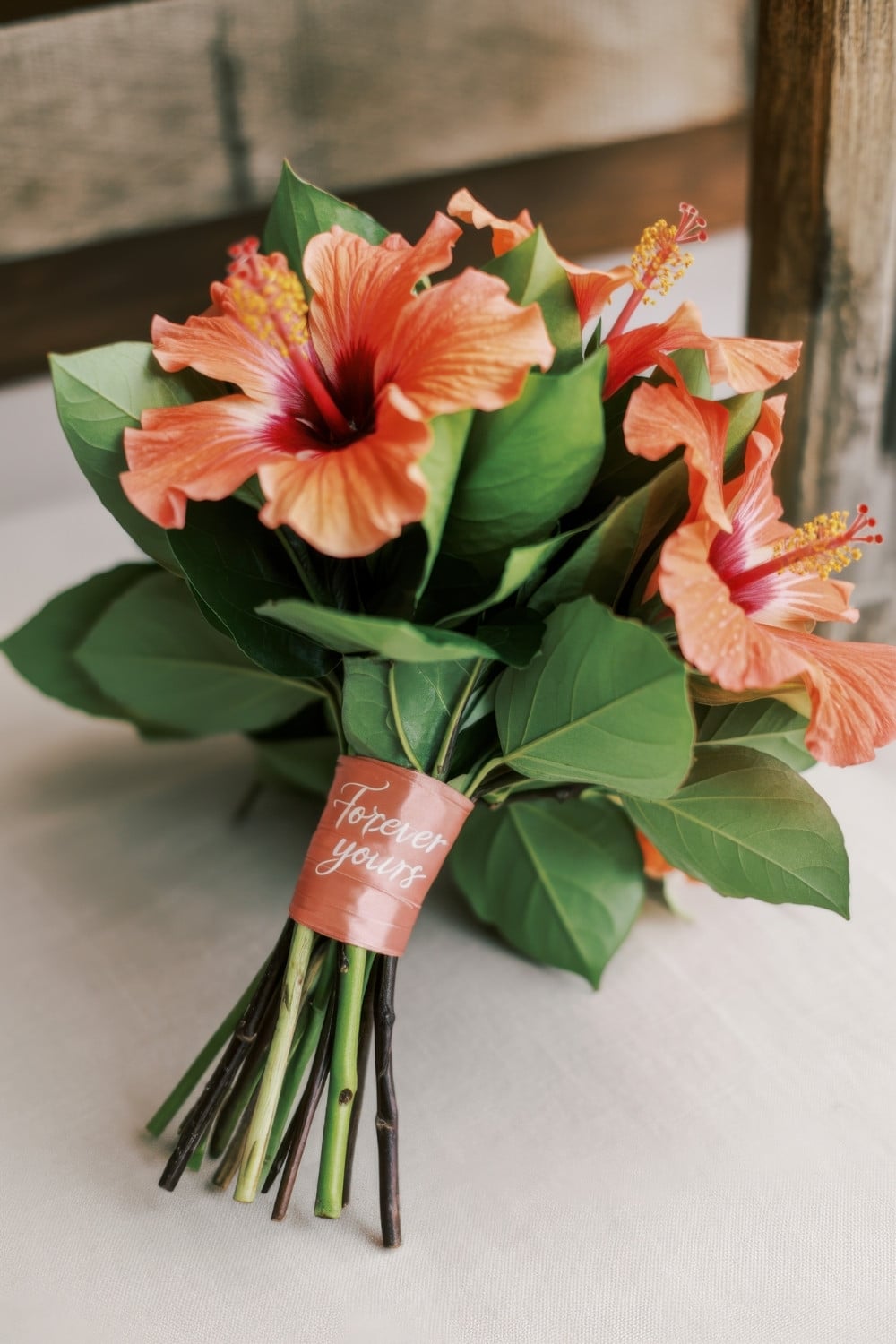 60+ Hibiscus Wedding Bouquet Ideas That Scream ‘Island Goddess’ - Petal ...